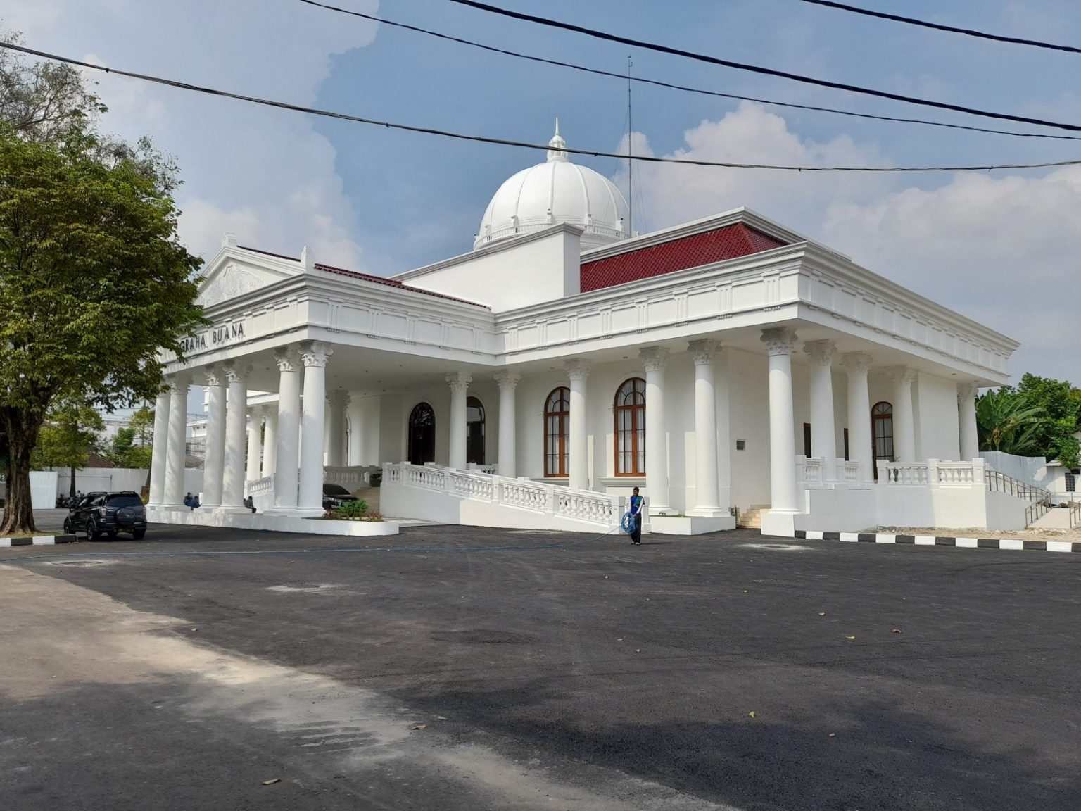 Surat Redaksi Bu Anna Meresmikan Graha Buana. Salahkah Penamaan Gedung ...