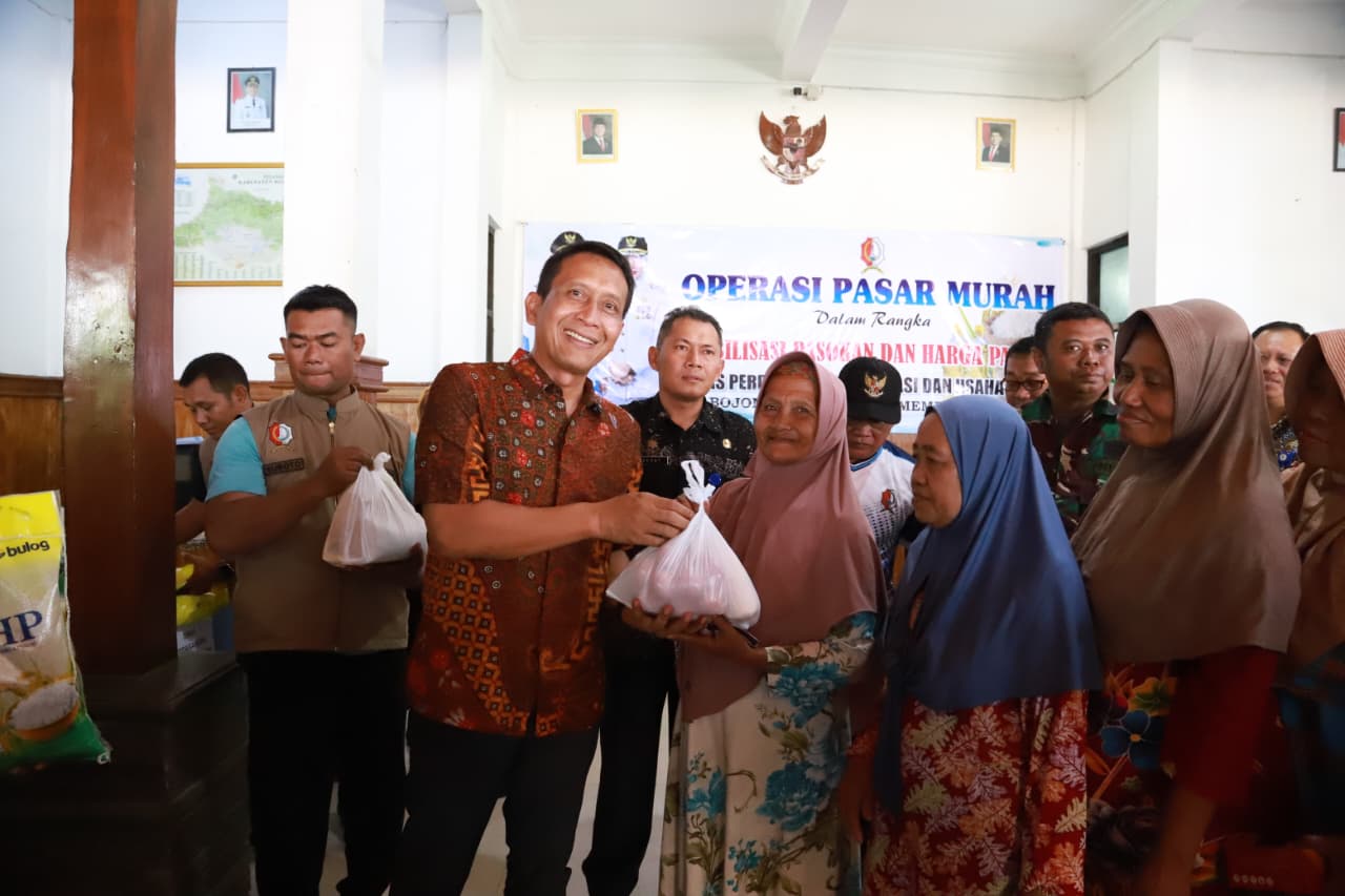 Diserbu Warga! Bupati Bojonegoro Buka Langsung Operasi Pasar Murah 2026 ...